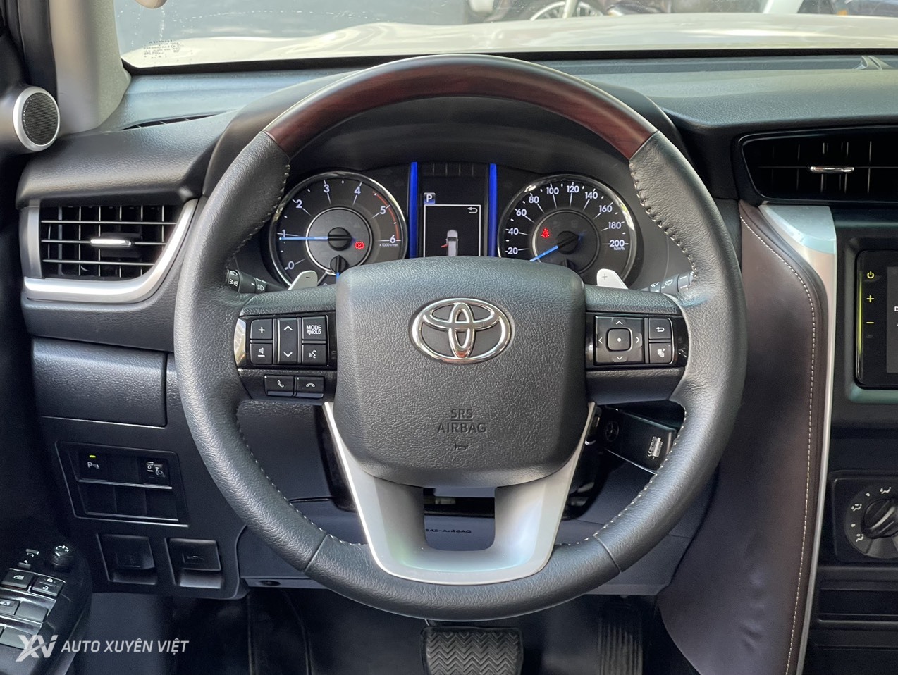 Bán Toyota Fortuner 2.4G 4x2AT 2019 Máy Dầu